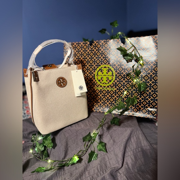 Tory Burch | Bags | Tory Burch Blake Canvas Bucket Bag | Poshmark